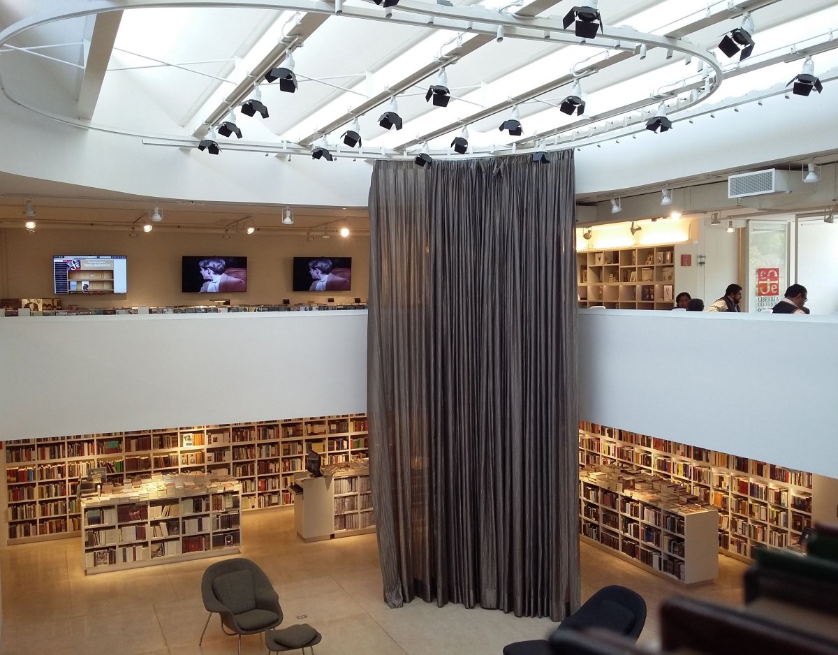 Librería Octavio Paz (2014) Frida Escobedo